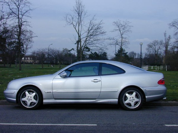Essai Mercedes CLK 55 AMG 2000 : c'est du brutal