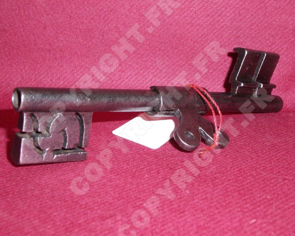 Achetez ancienne clef double occasion, annonce vente à Sergines (89 ...