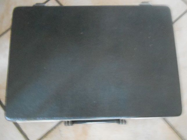 Achetez attache case neuf neuf - revente cadeau, annonce vente à Saint ...