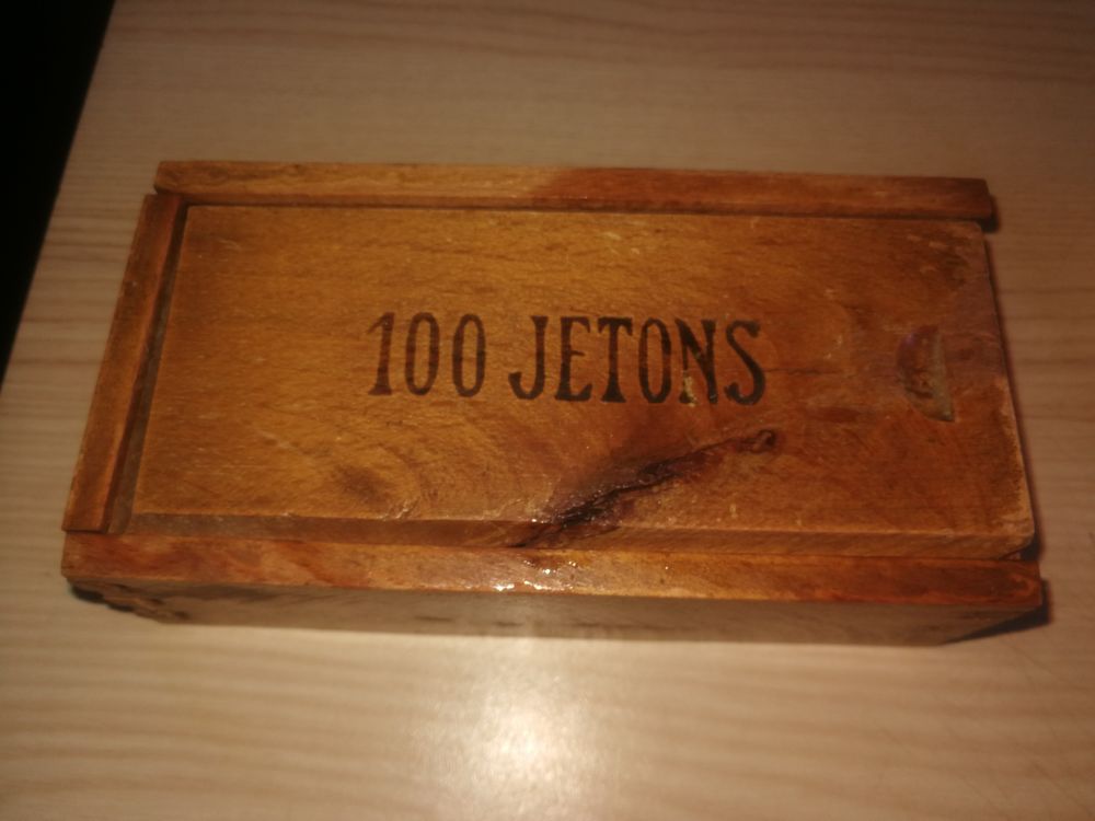 Achetez 2 boites jetons occasion, annonce vente à Le Creusot (71 ...