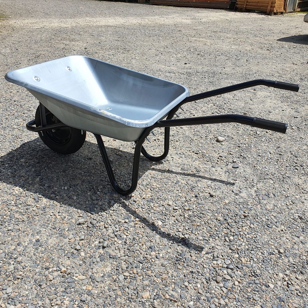 Achetez 2 brouettes neuf - revente cadeau, annonce vente à Saint ...