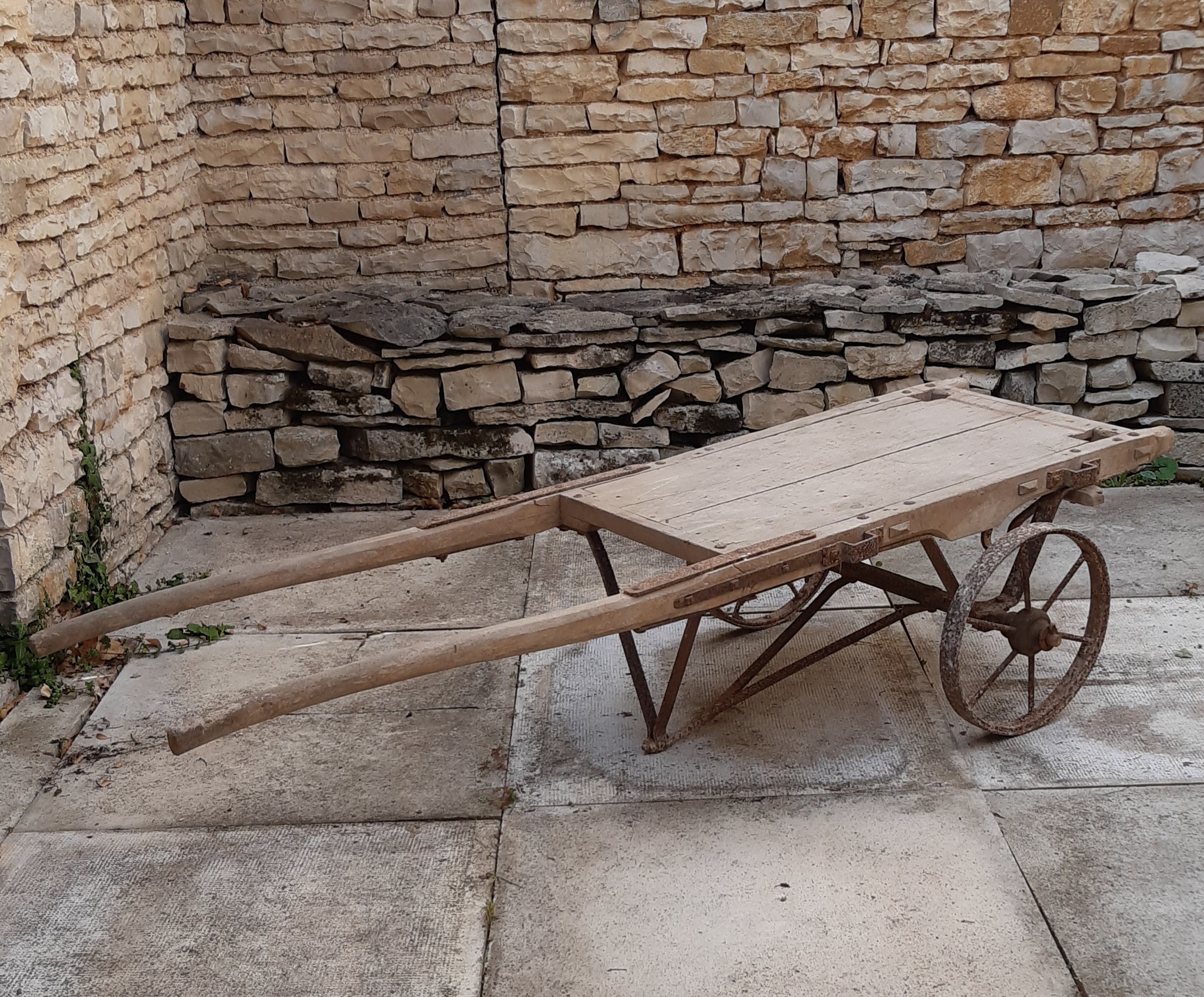 Achetez charrette à bras occasion, annonce vente à Poilly-sur-Serein ...