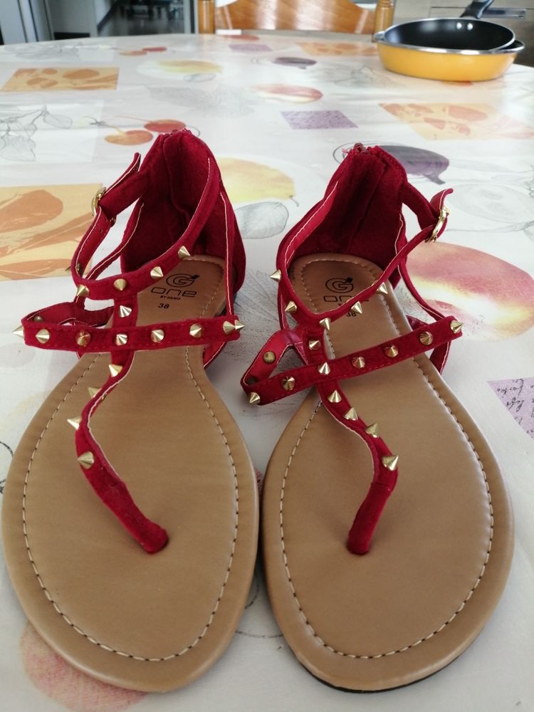 Achetez chaussure je vends neuf - revente cadeau, annonce vente à Les ...
