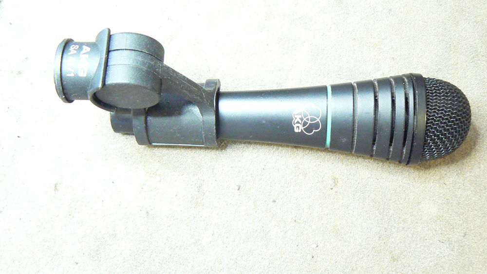 Achetez akg d3700 micro occasion, annonce vente à Mormoiron (84 ...