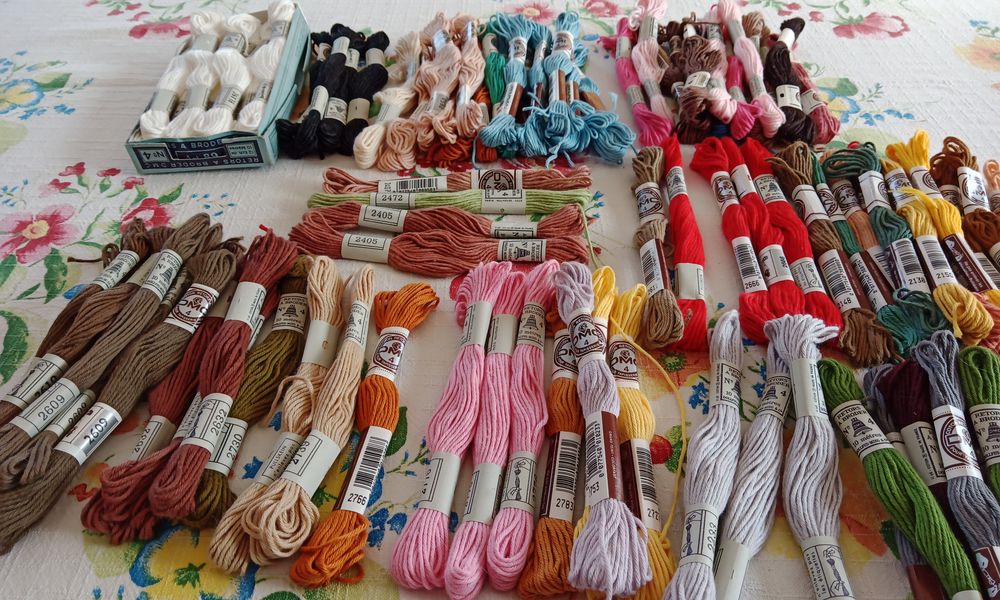 Achetez echeveaux dmc 92 quasi neuf, annonce vente à Dominois (80 ...