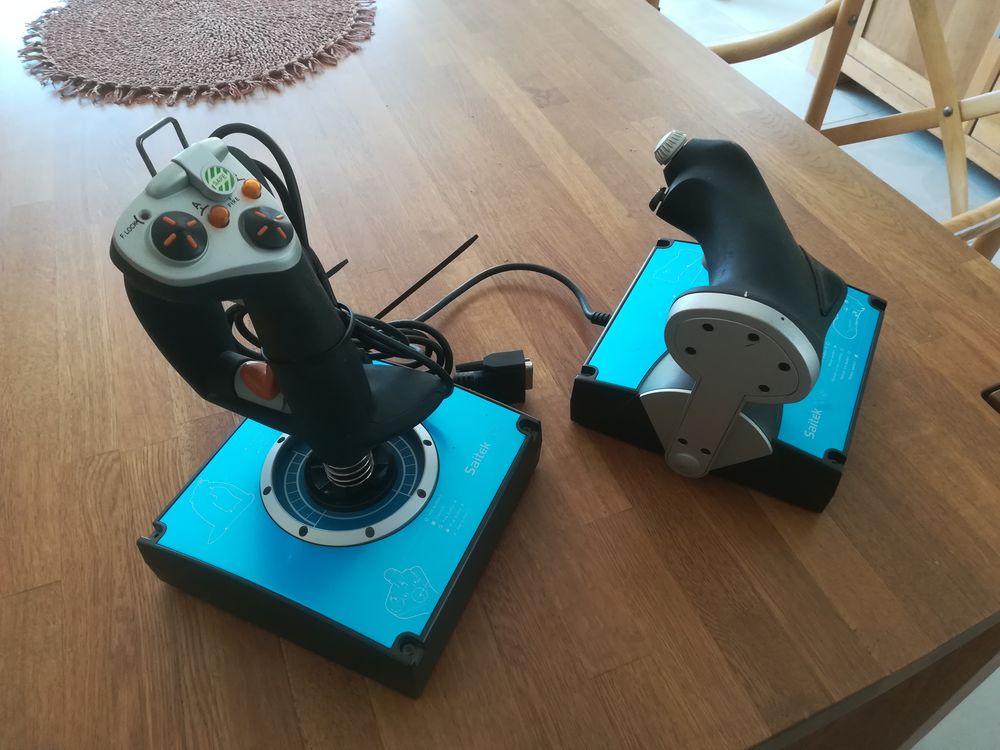 Achetez hotas saitek x45 occasion, annonce vente à Charmes (88) WB171734907