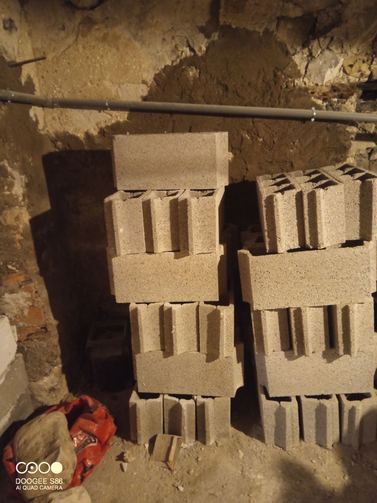 Achetez hourdi décrivez occasion, annonce vente à Apt (84) WB172853557