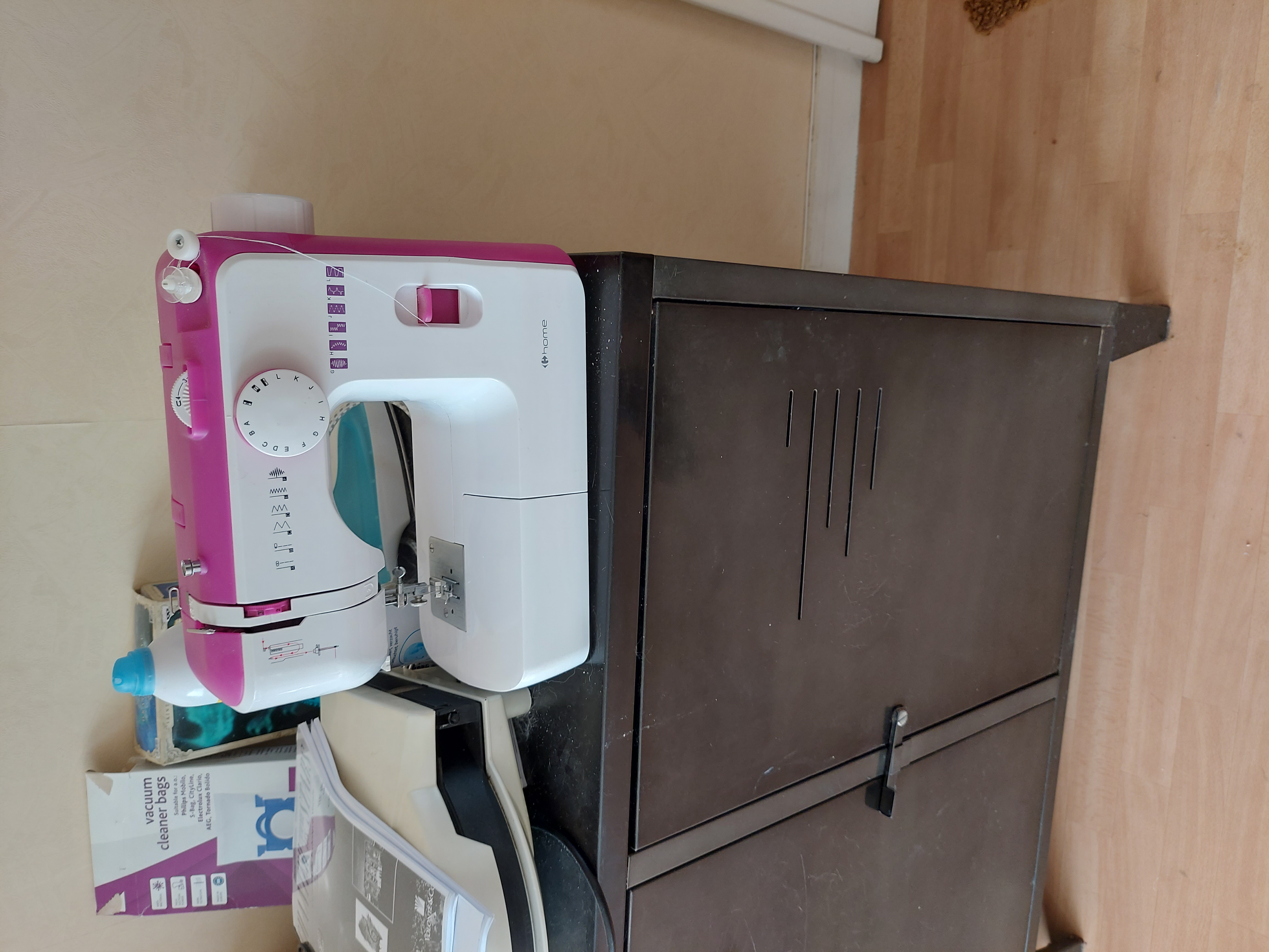 Achetez une machine à coudre quasi neuf, annonce vente à Le Mans (72 ...