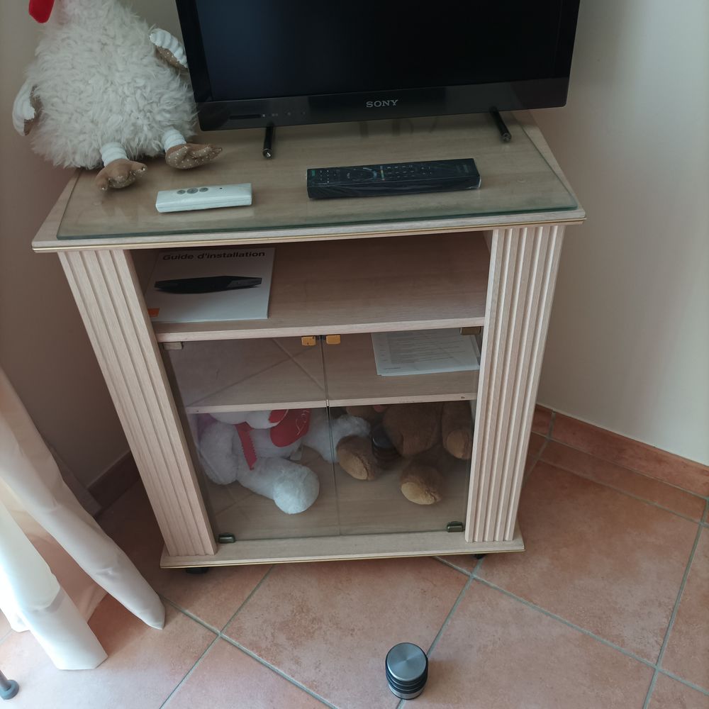 Achetez petit meuble et sa occasion, annonce vente à Vonnas (01 ...