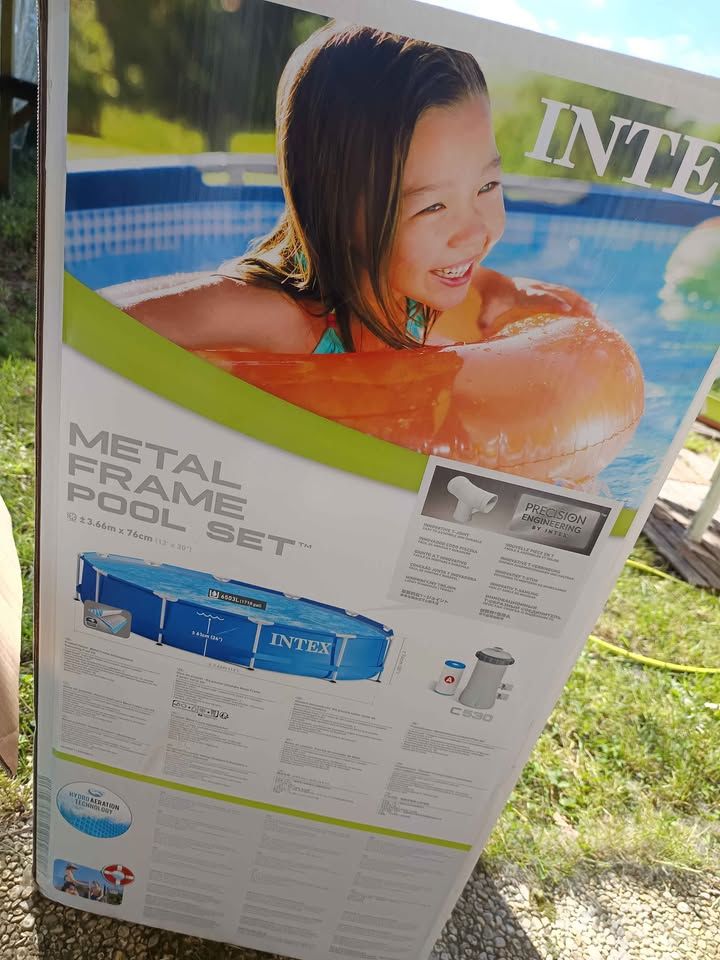 Achetez piscine intex + occasion, annonce vente à Les Éparres (38 ...