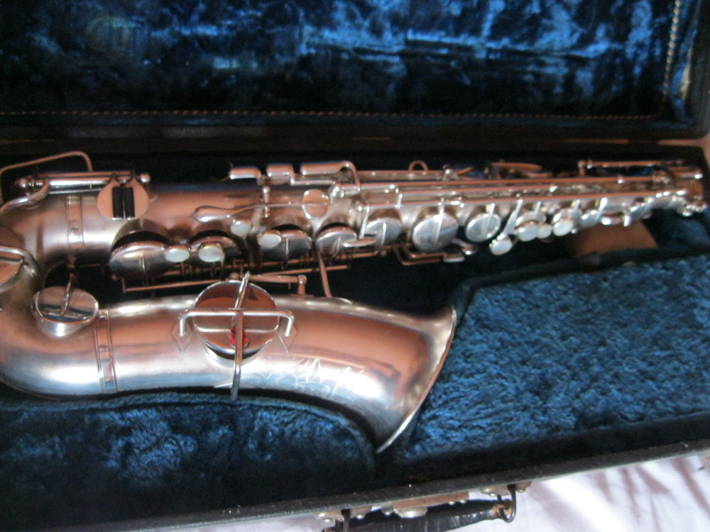 Achetez saxophone alto occasion, annonce vente à La Rochelle (17 ...