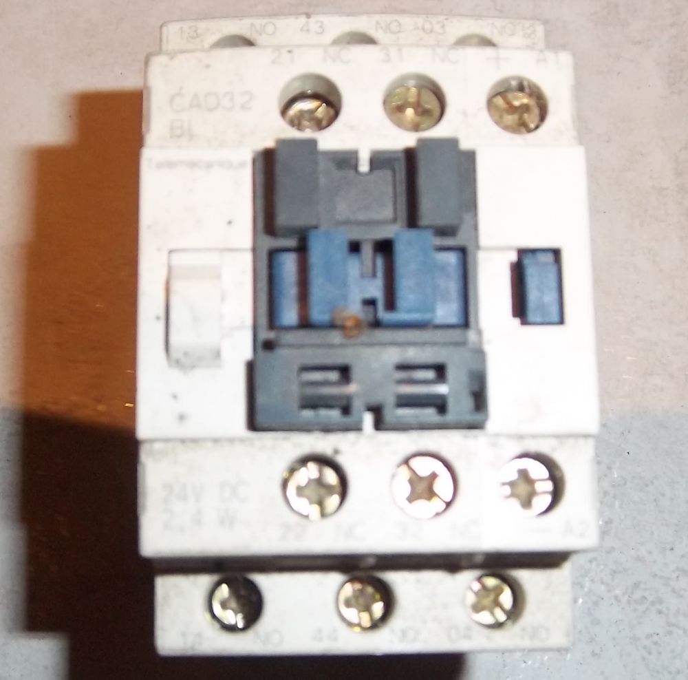 Achetez schneider cad32bl occasion, annonce vente à Colombier-Fontaine ...