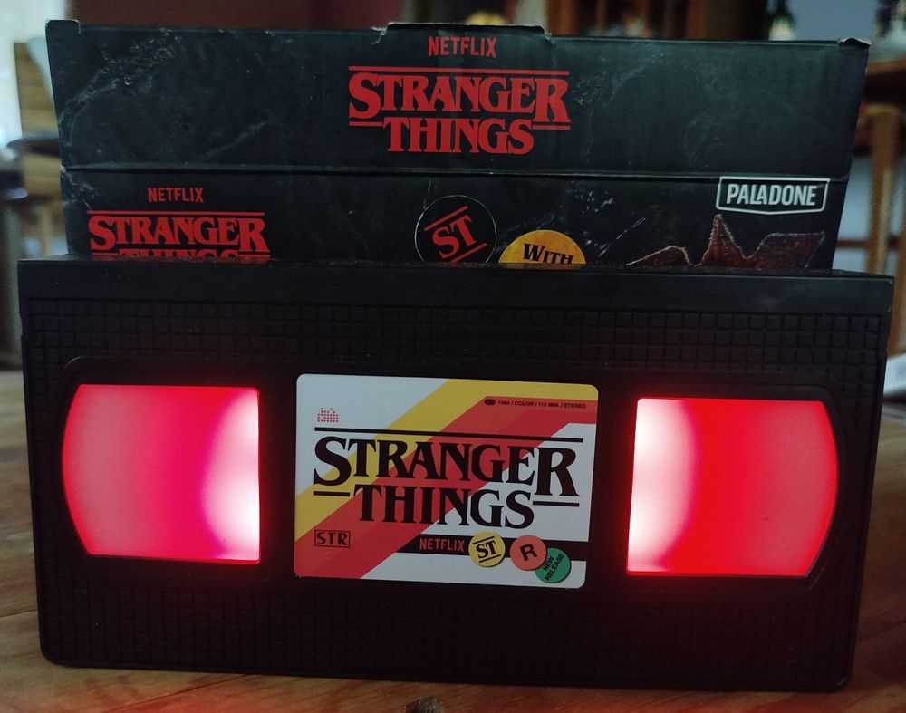 Achetez stranger things vhs quasi neuf, annonce vente à Auch (32 ...