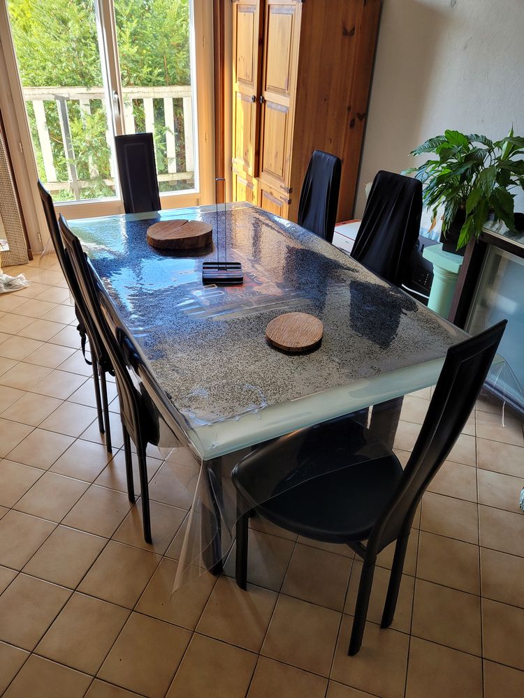 Achetez table salle à manger quasi neuf, annonce vente à Saint-Etienne ...