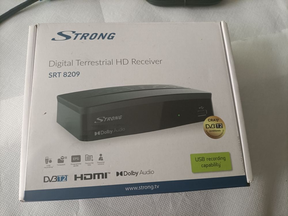 Achetez terminal tnt strong. quasi neuf, annonce vente à Angoulême (16) WB172300320