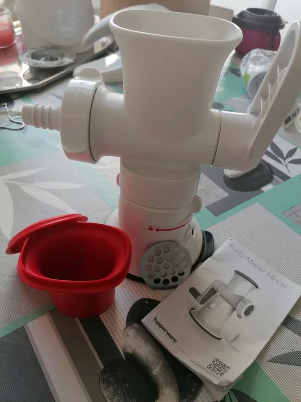 Achetez tupperware hachoir quasi neuf, annonce vente à Cognin (73 ...