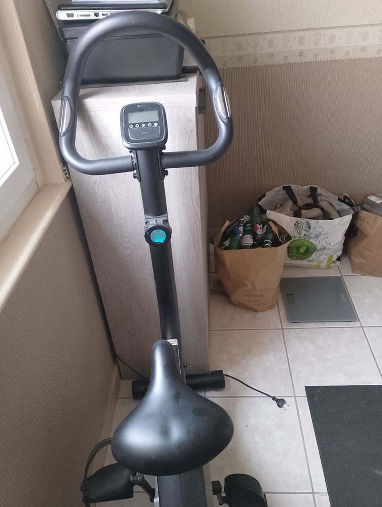 Achetez vélo d'appartement quasi neuf, annonce vente à Troyes (10 ...