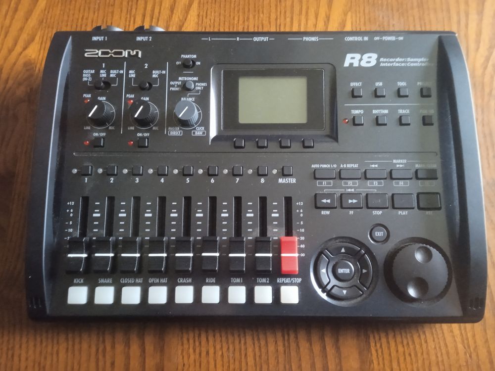 Achetez zoom r8 studio quasi neuf, annonce vente à Radenac (56) WB173065408